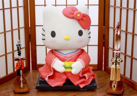Geisha Hello Kitty Cake