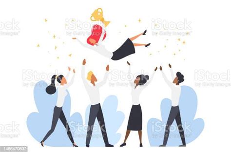 직원들은 공중에서 상금으로 우승자를 던지고 행복한 사무실 사람들은 비즈니스 성공을 축하합니다 1위에 대한 스톡 벡터 아트 및 기타 이미지 Istock