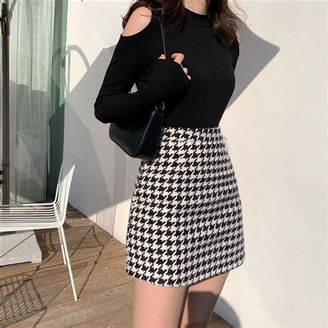 Pin by Simge Genç on skirt ulzzang | Houndstooth skirt outfit, Korean ...