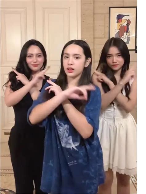 6 Potret Mikhayla Senang Bertemu Fuji Ngefans Hingga Bisa Tiktokan Bareng Hot