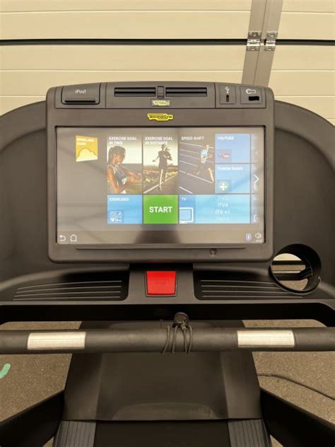 TECHNOGYM TEKALNA STEZA EXCITE RUN 1000 UNITY