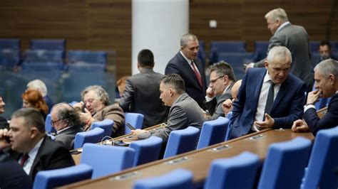 Депутатите обсъждат промени в Закона за висшето образование Новини бг