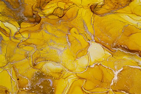 추상 오렌지 빛나는 색상 유체 배경 황금 줄무늬와 손으로 그린 알코올 페인팅 배경 디자인을위한 액체 잉크 기술 텍스처 건강관리와 의술에 대한 스톡 사진 및 기타 이미지