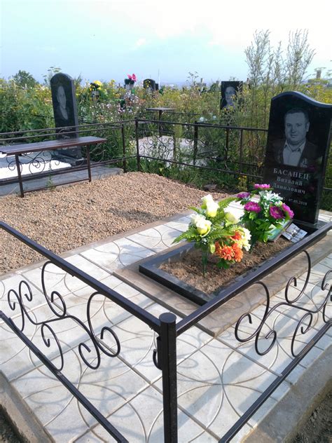 Благоустройство могилы места зхахоронения на кладбище в Красноярске Недорого МИР ГРАНИТА