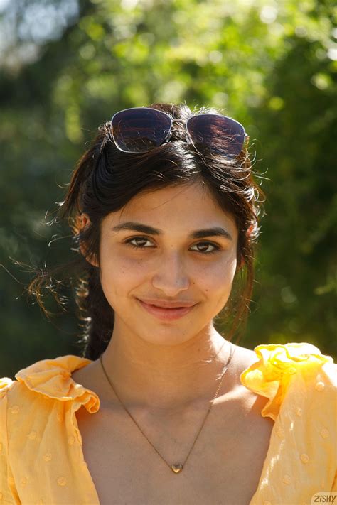 Reina Rae Pictures Images