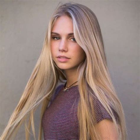 Pretty Ladies 44 Pics