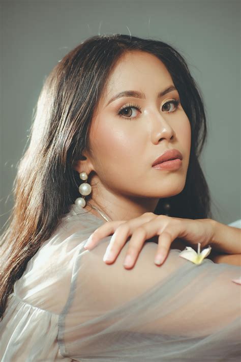 Beautifulwomenwalkingaroundnaked Photos Download The Best Free