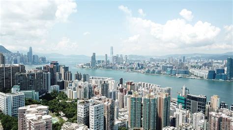 全面“撤辣”！新盘交易大爆发，香港楼市热度飚升内地成交量住宅