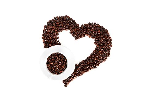 흰색 배경에 커피 콩 커피 는 고립 커피 콩의 심장 커피 콩을 곁들인 컵 갈색에 대한 스톡 사진 및 기타 이미지 갈색 검은색 곡초류 Istock