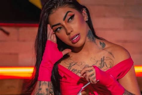 Mc Mirella Revela Que Faz Sexo Com Máquina No Chão Na Parede
