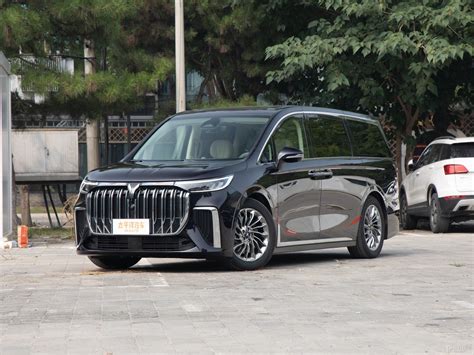 岚图梦想家外观实拍高清大图岚图梦想家 2024款 Phev 超长续航旗舰版第1张图片大全太平洋汽车