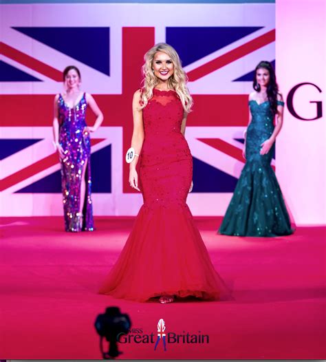 British Sensation Musician Chloey Rose Is An Artist On The Way Up And