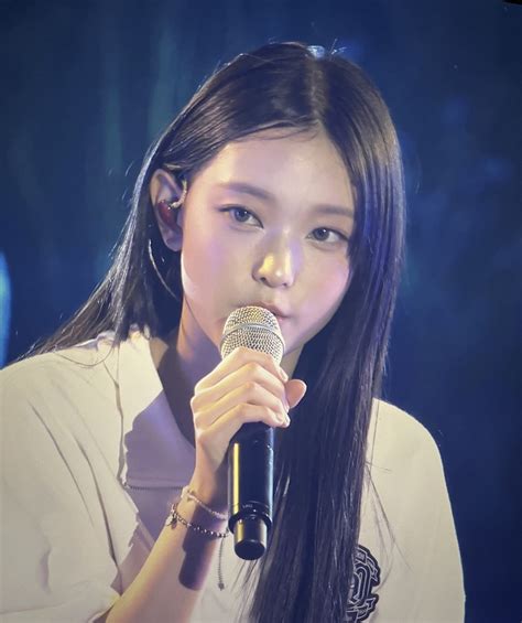 더쿠 실시간 팬미팅 중인 뉴진스 해린 얼굴 