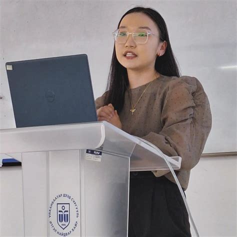 Олон улсын Олон улсын Улаанбаатарын их сургууль