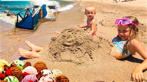 На море большие волны Шторм Ксюша Потоцкая и Алиса Развивающее видео Youtube