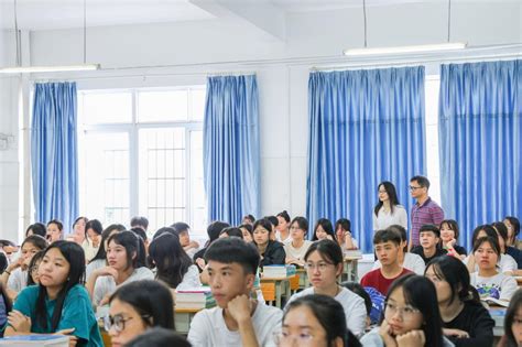 附属卫校开展秋季学期开学工作检查 广西科技大学