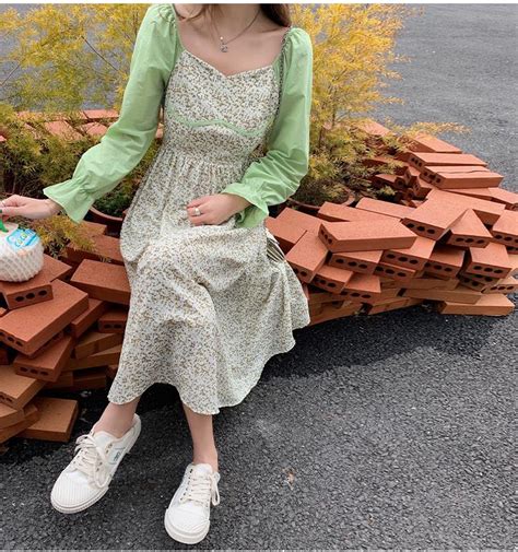 가을 꽃무늬 미디 원피스 여성 플라워 프린트 긴팔 플레어 셔링 주름 A라인 여름 간절기 복고 예쁜 여성스런 바캉스룩 리조트룩 여행 비치 휴양지옷 동남아 휴가 바닷가 30대