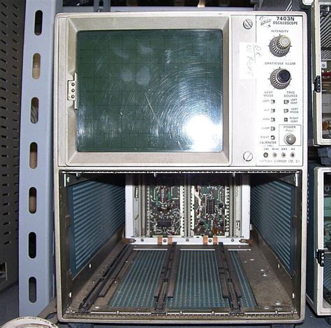 TEKTRONIX 7403N Main Frame