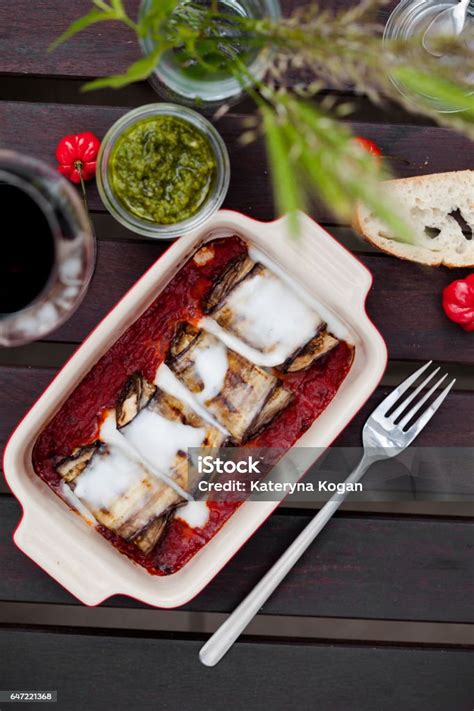 Riccotta 바 질 파스타와 토마토 소스에 모 짜 렐 라와 구운된 가지 0명에 대한 스톡 사진 및 기타 이미지 0명 가지 채소 건강한 생활방식 Istock