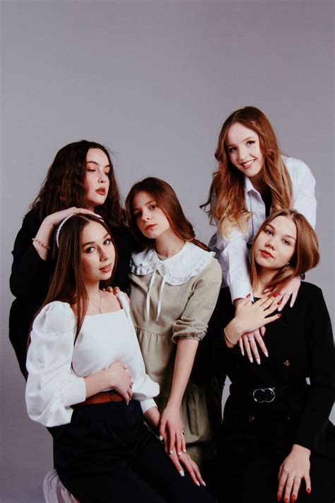 фотосессия Фотосессия Портретные позы выпускников Позы для выпускного фото