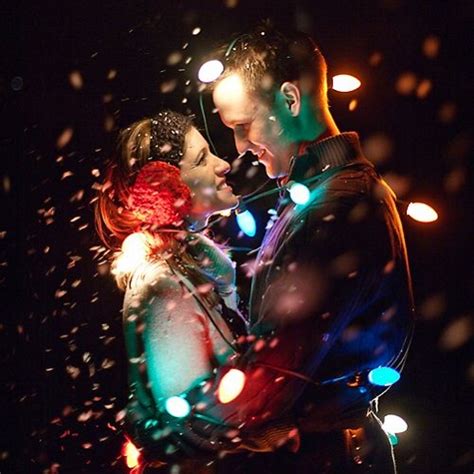 ۲۵ عکس برف در شب؛ عکس های عاشقانه‌ برفی ستاره