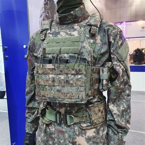 새롭게 채택된 국군 신형 방탄복 일반 유머sub 시보드