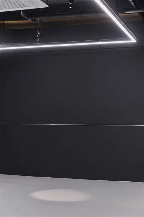 팝한 컬러로 포인트를 준 70평 캐주얼 댄스 학원 인테리어 강남구 신사동