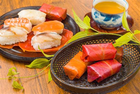 「紅葉 柿の葉寿司」を今年も販売開始 ゐざさ中谷本舗