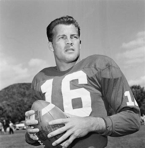 WRLTHD NFL Legend Frank Gifford Passes Away At 84