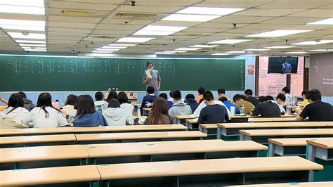 幼兒園、補習班有條件開放 教師沒打疫苗要定期快篩