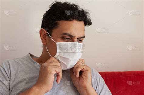 患者戴一次性外科口罩