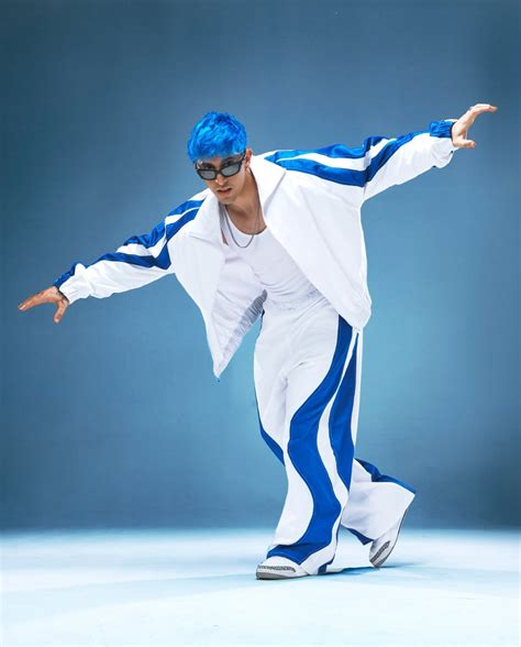 Robleis El Youtuber Que Brilla En La Música Urbana Street Art Latam