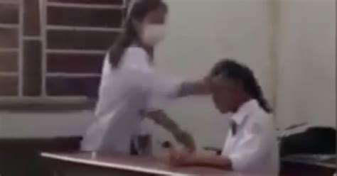 Clip Nữ sinh bị bạn cùng lớp tát liên tiếp trong lớp học