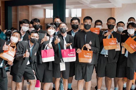 นักเรียน วมว เข้าร่วมกิจกรรมค่ายวิทยาศาสตร์สานสัมพันธ์ฉันท์ วมว ครั้ง