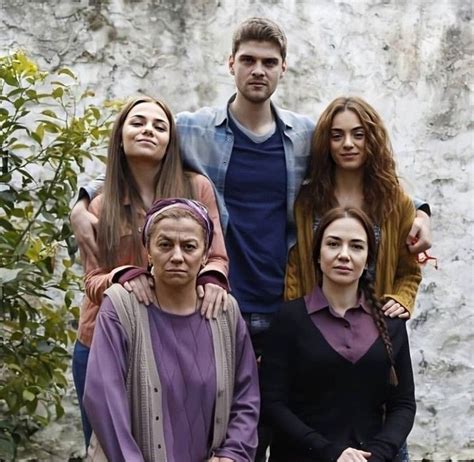 Bihter Yore Gl Adl Kullan C N N Cenk Cemre Panosundaki Pin Istanbul Bahar Dolunay