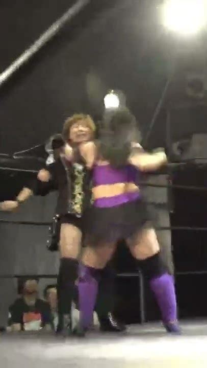 【閲覧注意】女子プロレスラー！試合中にマジックで を脱がされる！【放送事故】shorts 女子プロレス 衝撃映像 Youtube