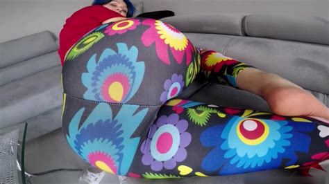 Loud Farts Through Leggings
