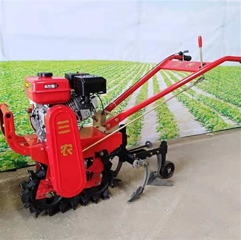 東北的農民大哥花了2850買的機器能開溝翻土還帶翻轉犁 每日頭條