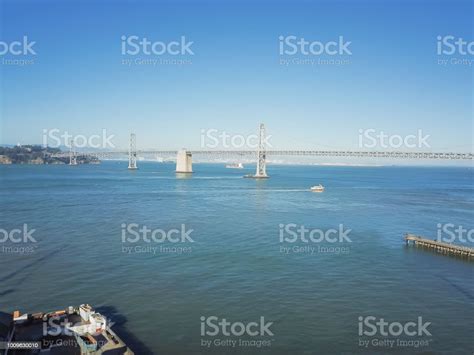 공중 뷰 샌 프란 시스 코오클랜드 베이 브리지와 부두 1 부두 0명에 대한 스톡 사진 및 기타 이미지 0명 건축 관광 Istock