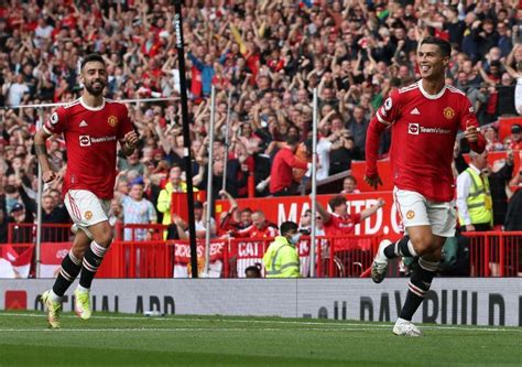 يمشاركة كريستيانو رونالدو مانشستر يونايتد يفوز برباعية على نيوكاسل