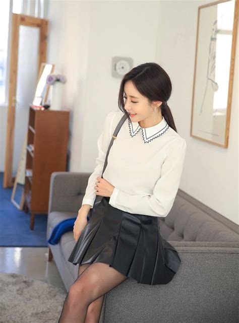 黑丝气质清纯美女超短写真 每日头条