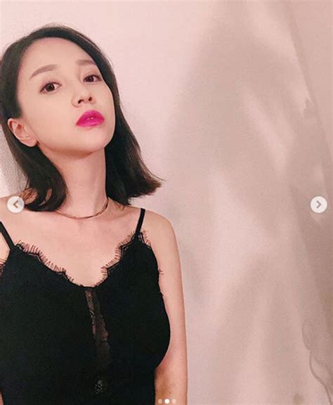 일본 활동 중인 아유미 근황 묘한 뇌섹미 소다