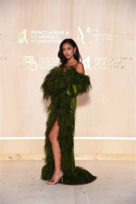 Cindy Kimberly In 2024 Cindy Kimberly Beauty Photoshoot Feather Fashion
