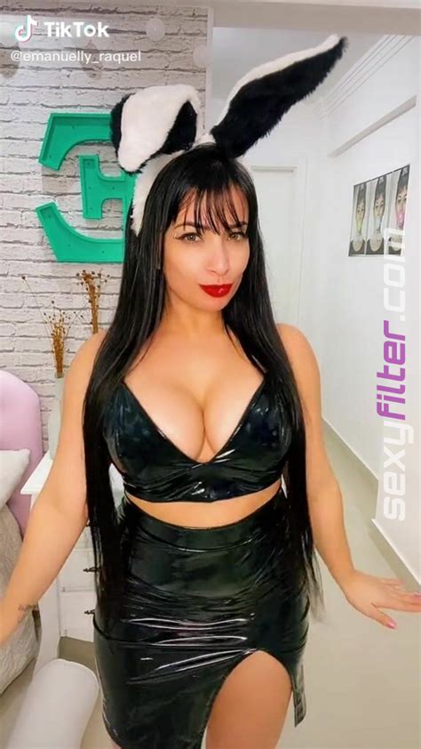 Alluring Emanuelly Raquel Shows Cosplay