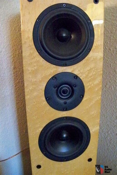 Onix Reference 2 Birdseye Maple Tower Speakers Photo 1006459 Uk Audio Mart