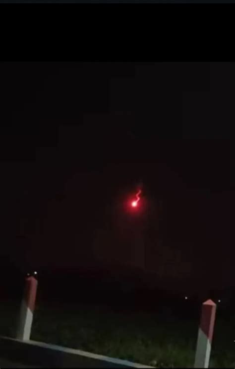 Peneliti Brin Bola Api Yang Melintas Di Langit Cirebon Meteor Cukup Besar Portal Indramayu