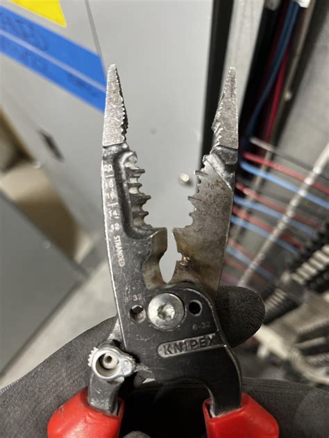 daily reminder test before you cut r electricians