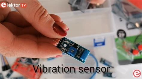 Auspacken Des Makepython Esp32 Entwicklungskits Elektor Magazine