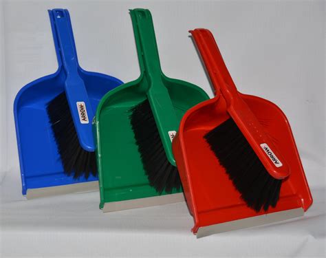 Dusters And Dust Pan Set Schemrock