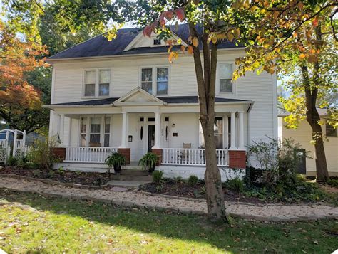 202 E Robertson Street Ozark Mo 65721 The Joy Of Home Century 21